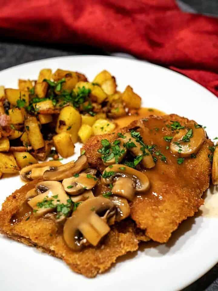 Jaeger Schnitzel (Jägerschnitzel): A Classic German Oktoberfest Recipe ...
