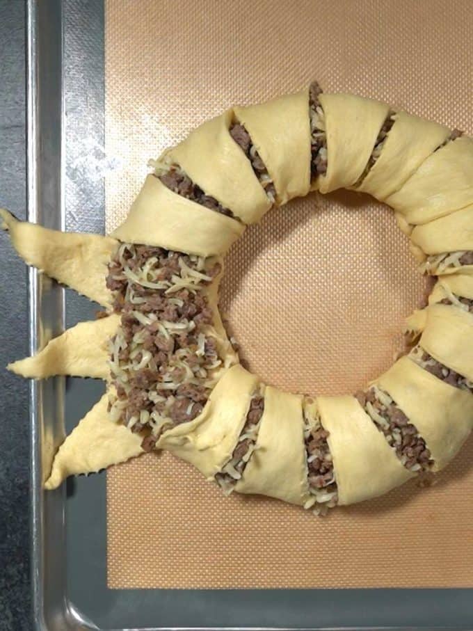 Easy Sausage and Cheese Crescent Ring - with Video - Pudge Factor