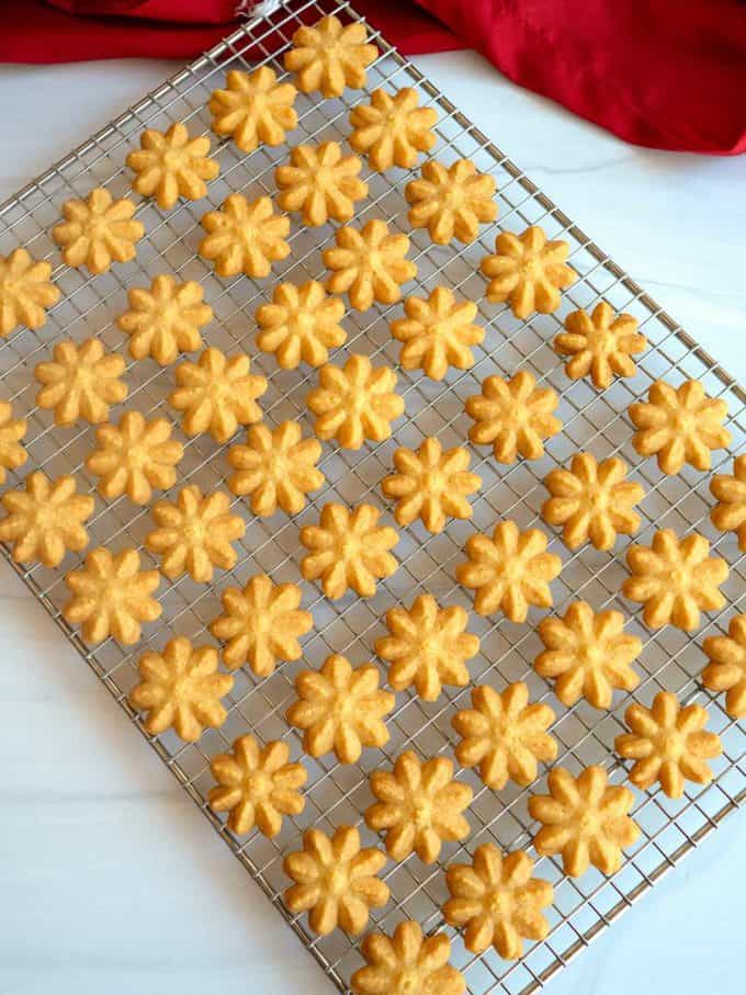 Southern Cheese Spritz Crackers - Pudge Factor