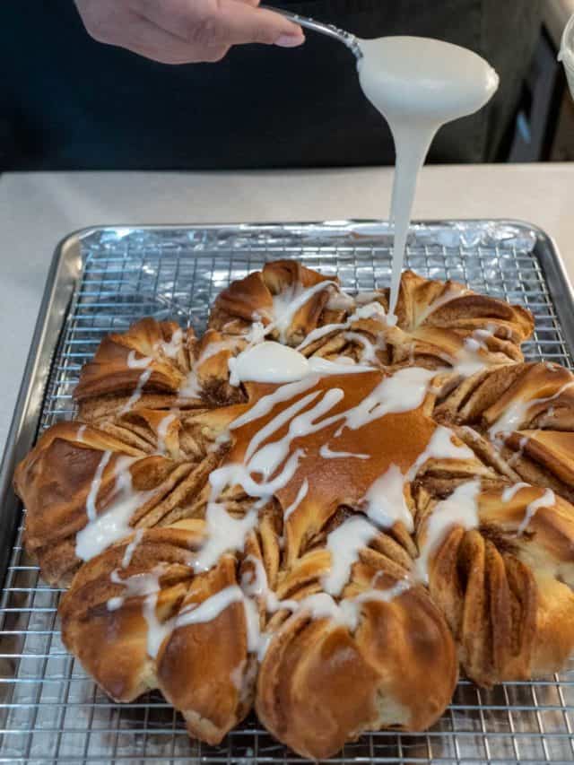 Cinnamon Snowflake Bread - Pudge Factor