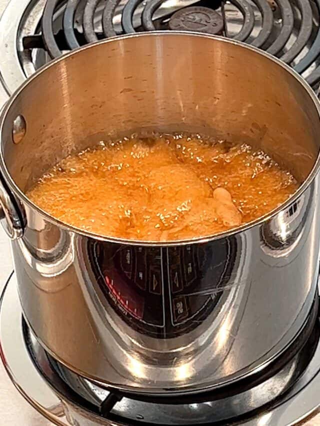 Bourbon Pecan Praline Popcorn - Pudge Factor