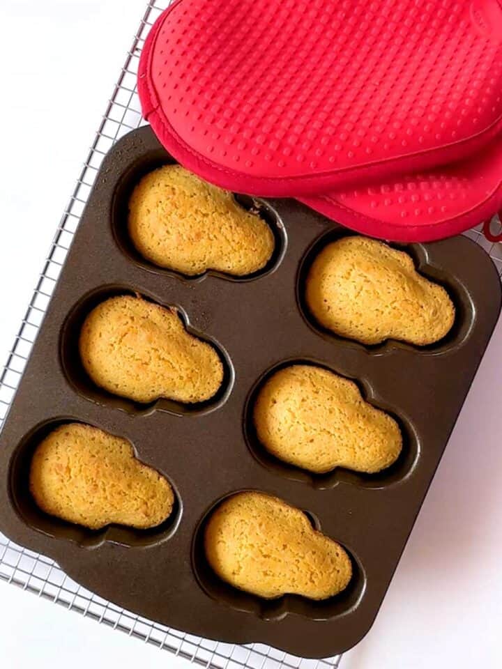 Creepy Southern Cornbread Skulls - Pudge Factor