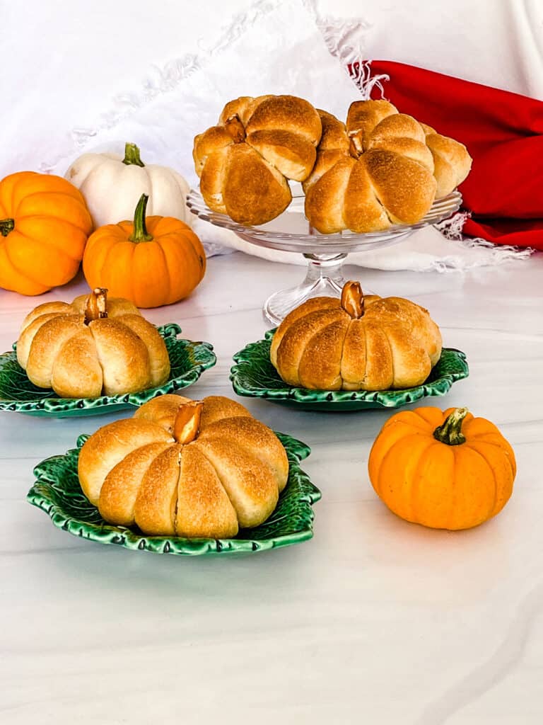 Pumpkin-Shaped Dinner Rolls - Pudge Factor