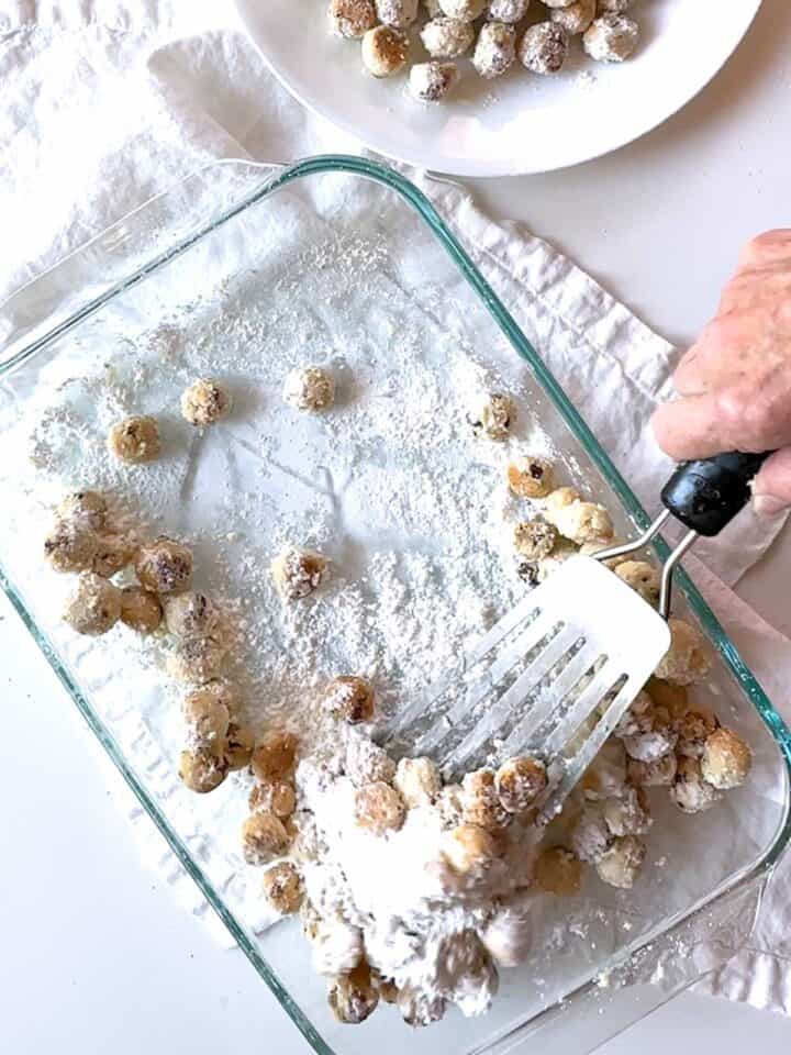 Toasted Pecan Snowball Cookies (Classic Christmas Cookie) - Pudge Factor