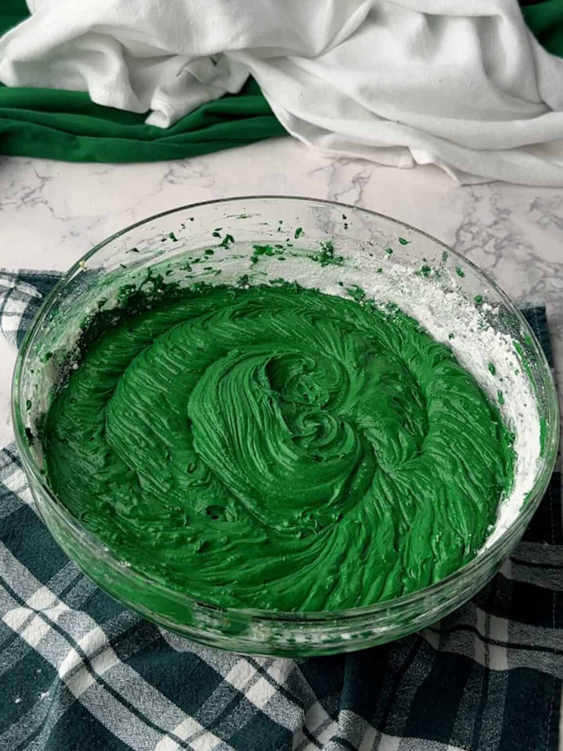 Mini-Green Velvet Bundtlets - Pudge Factor