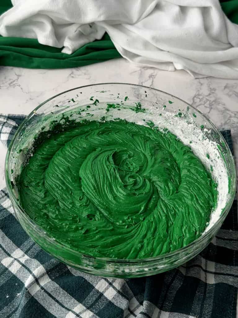 Mini-Green Velvet Bundtlets - Pudge Factor