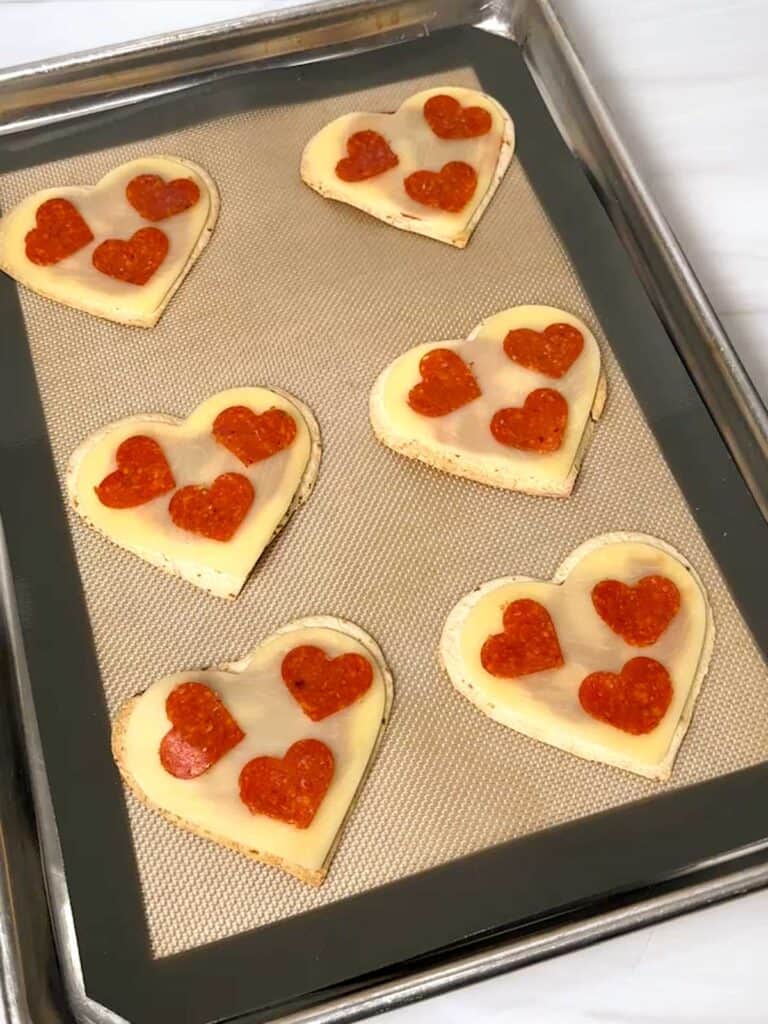 Easy Mini Heart-Shaped Tortilla Pizzas - Pudge Factor