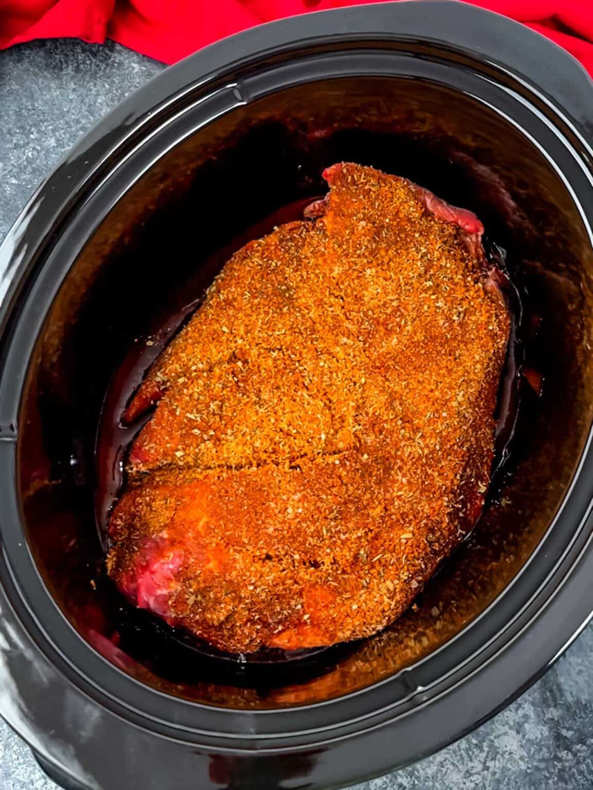 Easy Slow Cooker Barbecue Shredded Beef Sliders - Pudge Factor