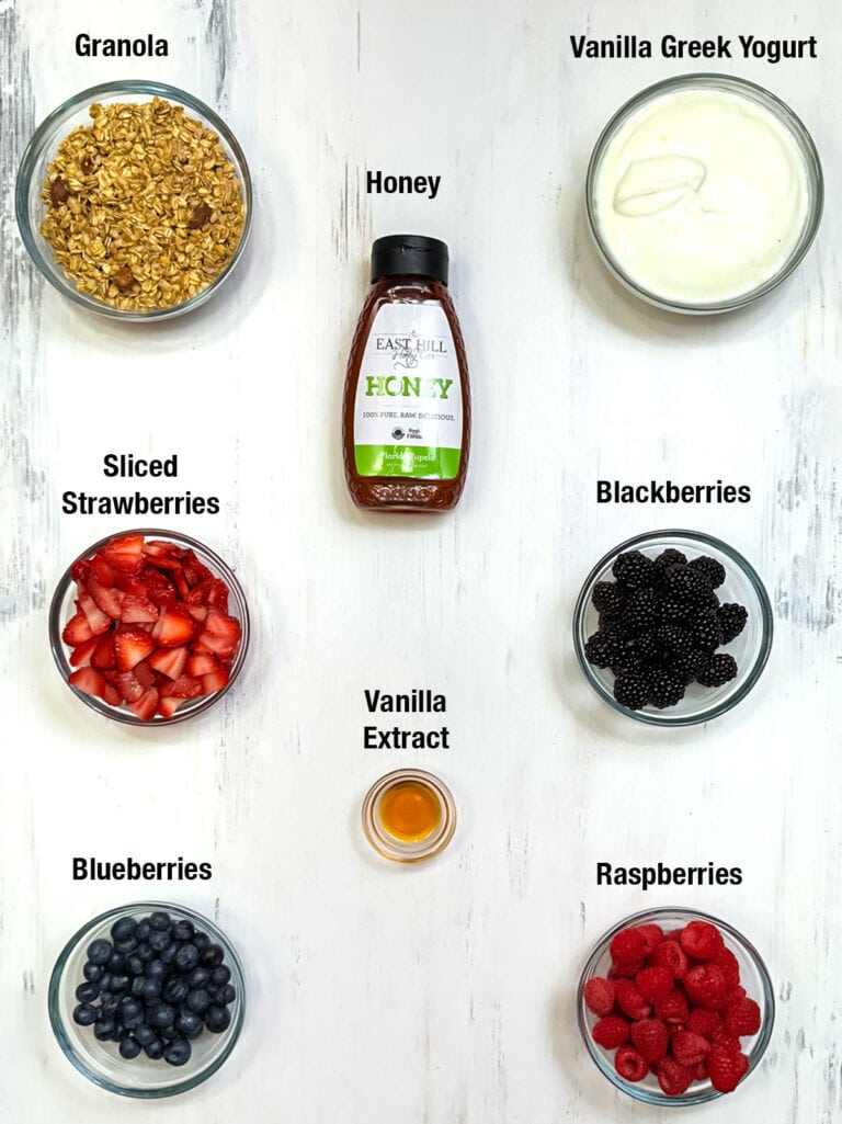 Easy Yogurt Berry Parfaits with Granola - Pudge Factor