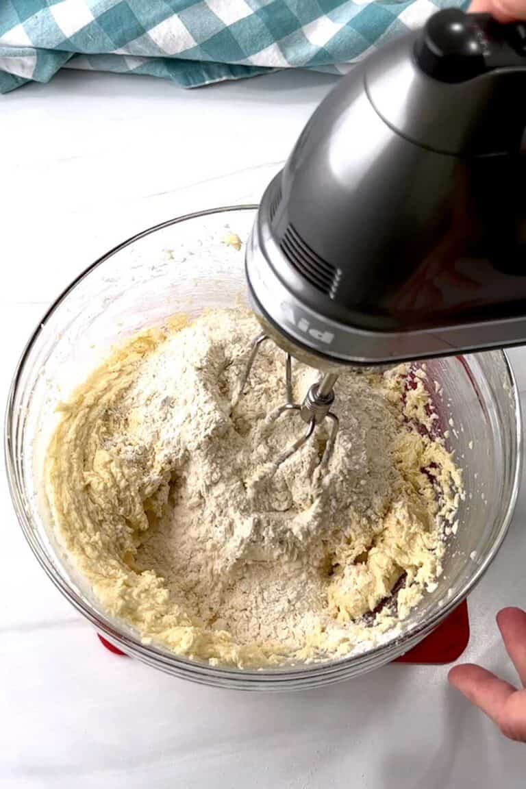 Thin and Chewy Oatmeal Cookies: A Perfect Treat - Pudge Factor