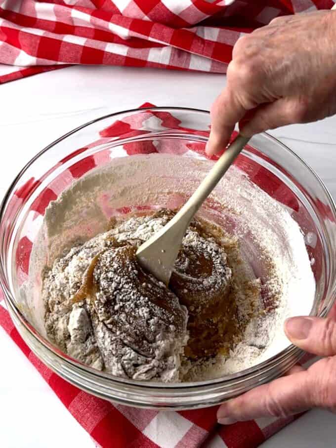 Oatmeal Creme Pies - Better than Little Debbies - Pudge Factor