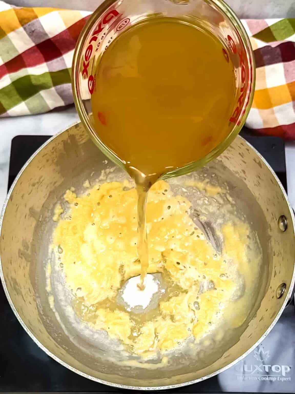 Quick and Easy Gravy (The Ultimate 5-Minute Recipe) - Pudge Factor