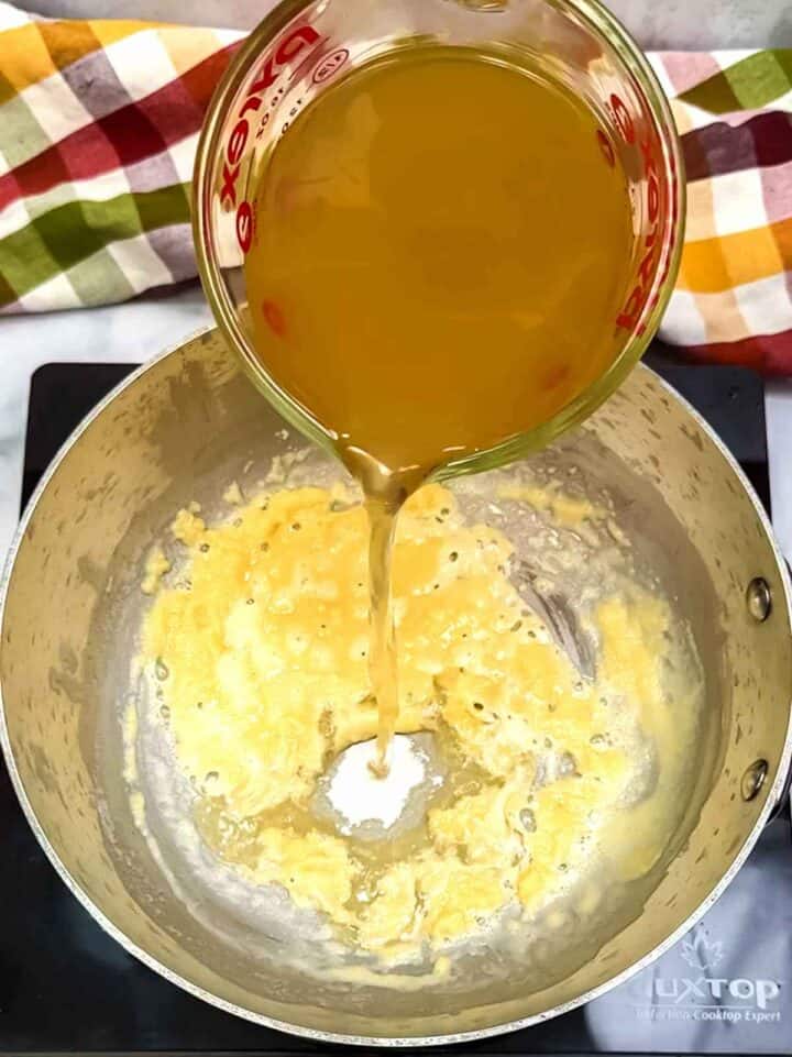 Quick and Easy Gravy (The Ultimate 5-Minute Recipe) - Pudge Factor