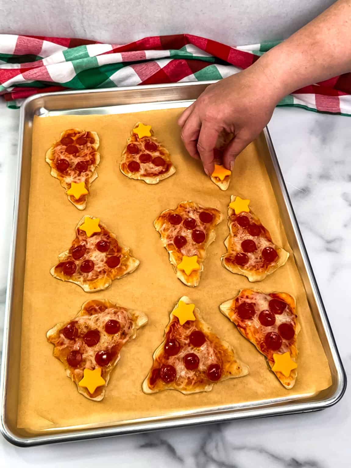 Quick & Easy Mini Christmas Tree Pizzas - Pudge Factor